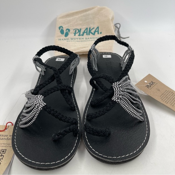 Plaka | Shoes | New Plaka Womens Handcrafted Oceanside Black White ...